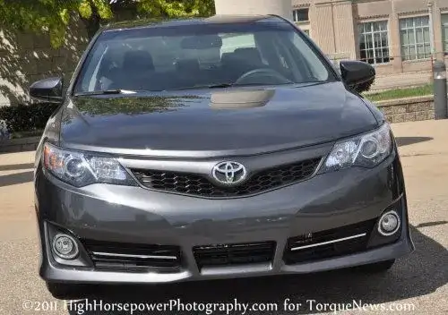 The front end of the 2012 Toyota Camry SE